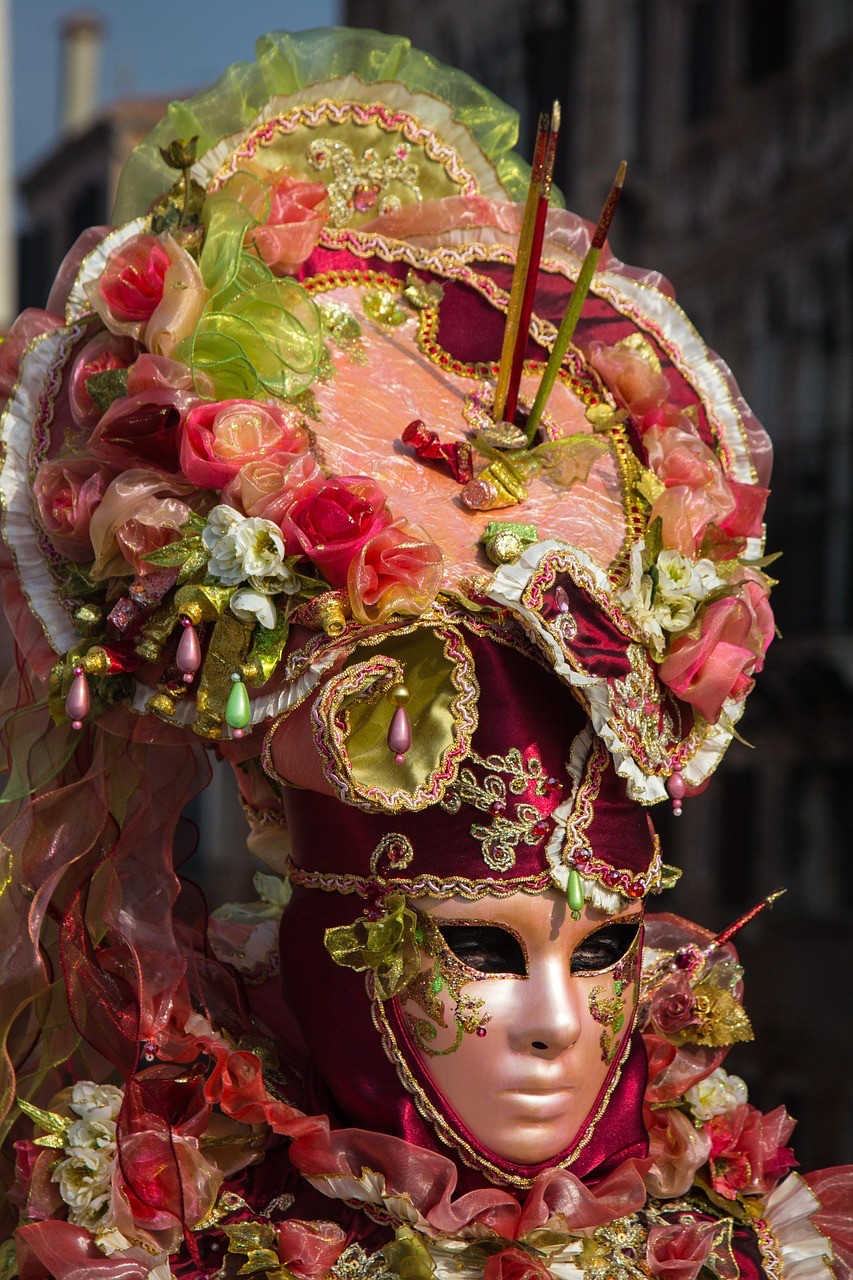 Beautiful Venetian Masks and Costumes for Carnevale | La Bella Vita Cucina
