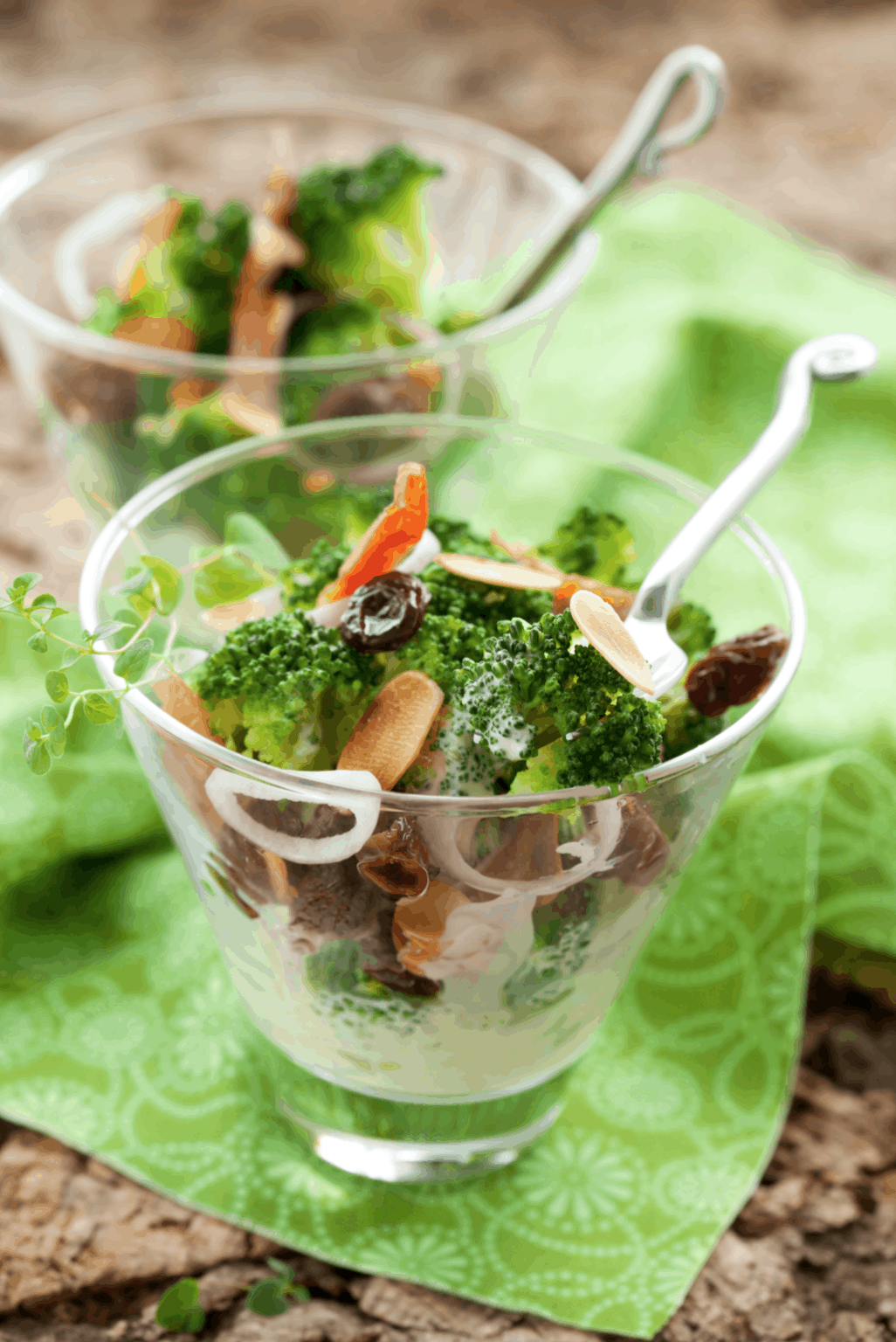 Classic, Creamy, Loaded Broccoli Salad – Easy and Delicious! | La Bella ...